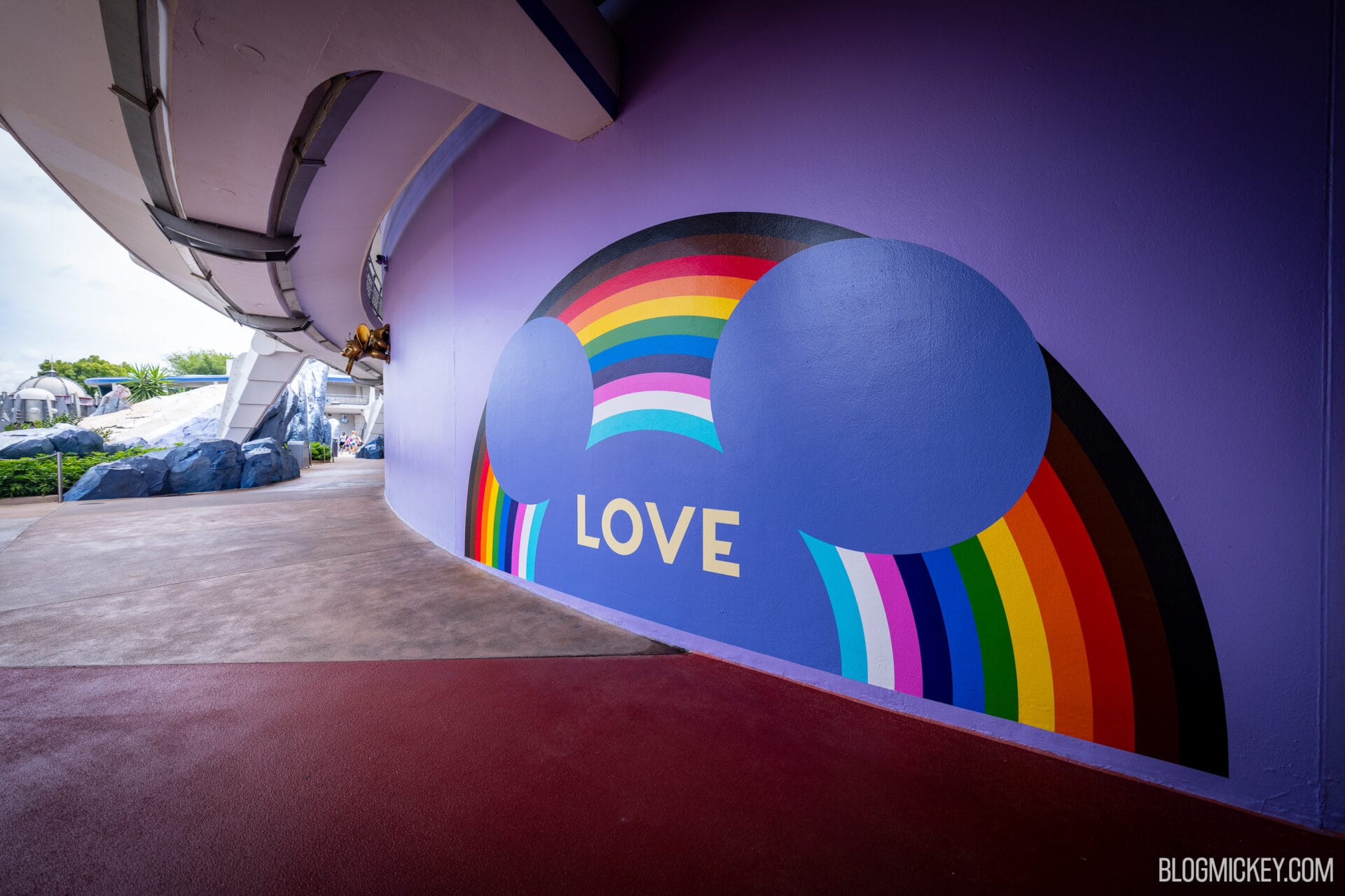Pride Month Photo Ops Return to Walt Disney World Theme Parks
