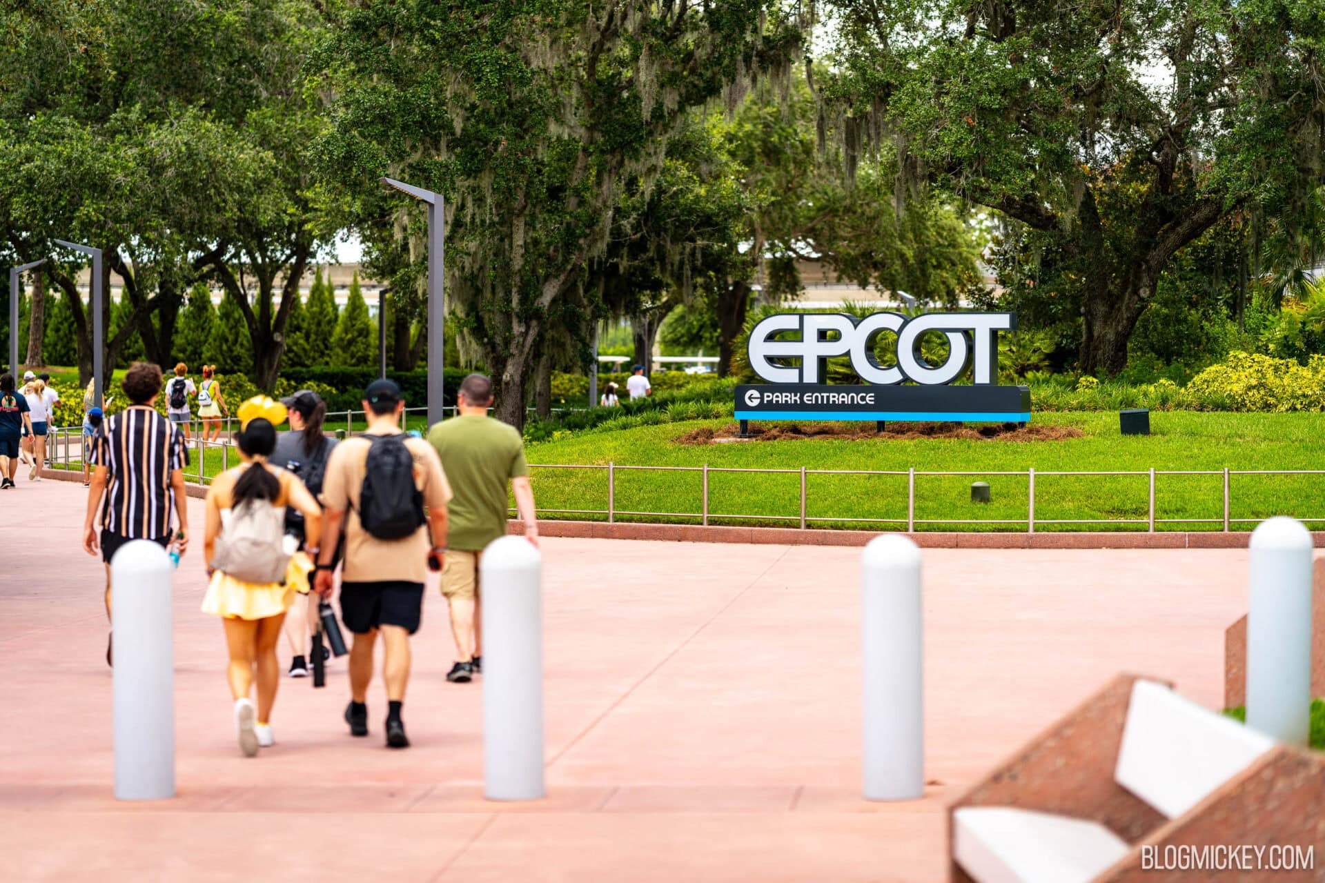New "Park Entrance" Signage Installed at EPCOT