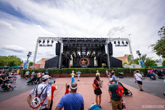 Disney Uses Temporary Maroon 5 Stage for Impromptu Character Dance ...